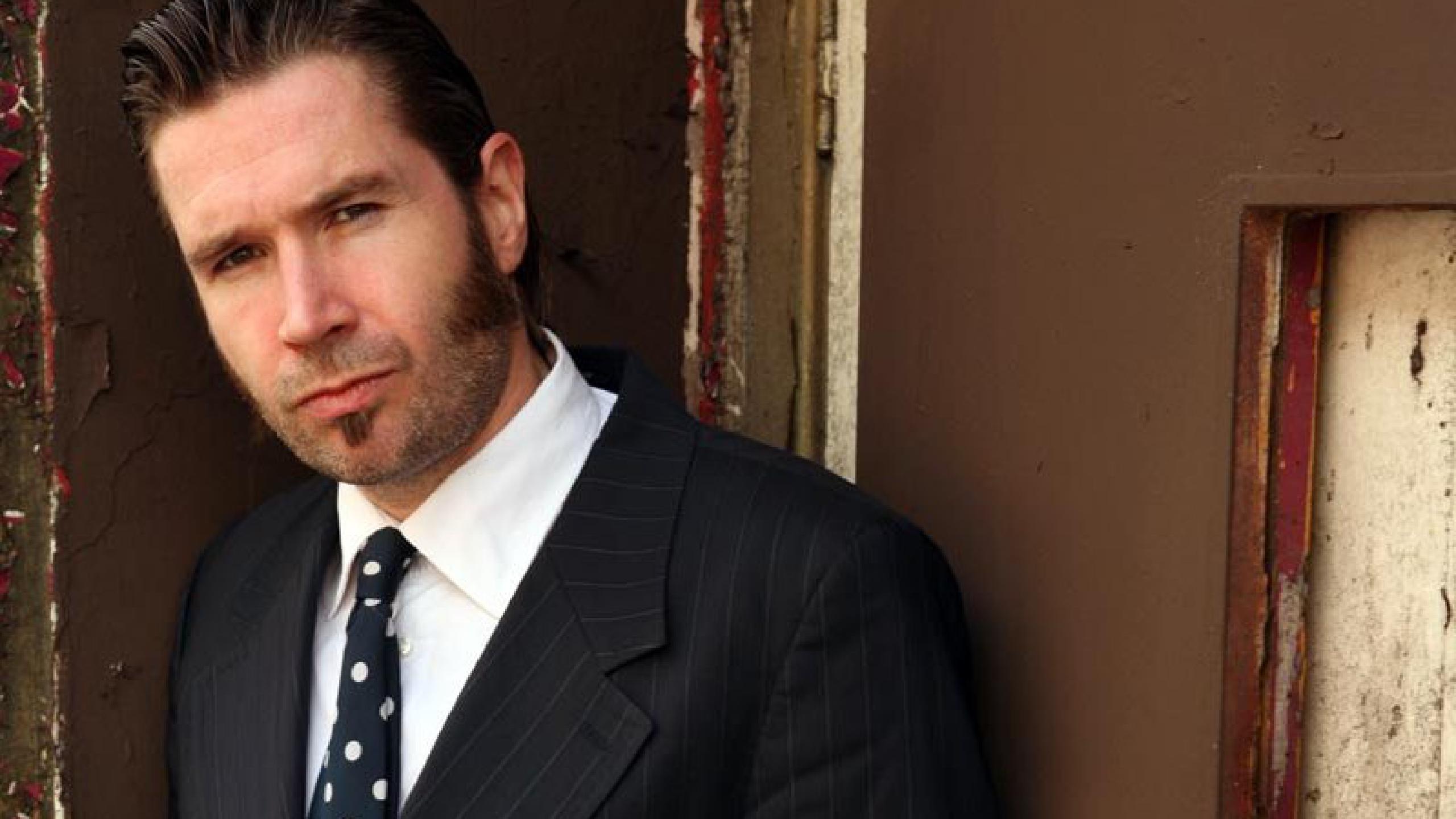 Justin Currie – THE NEW VINYL VILLAIN