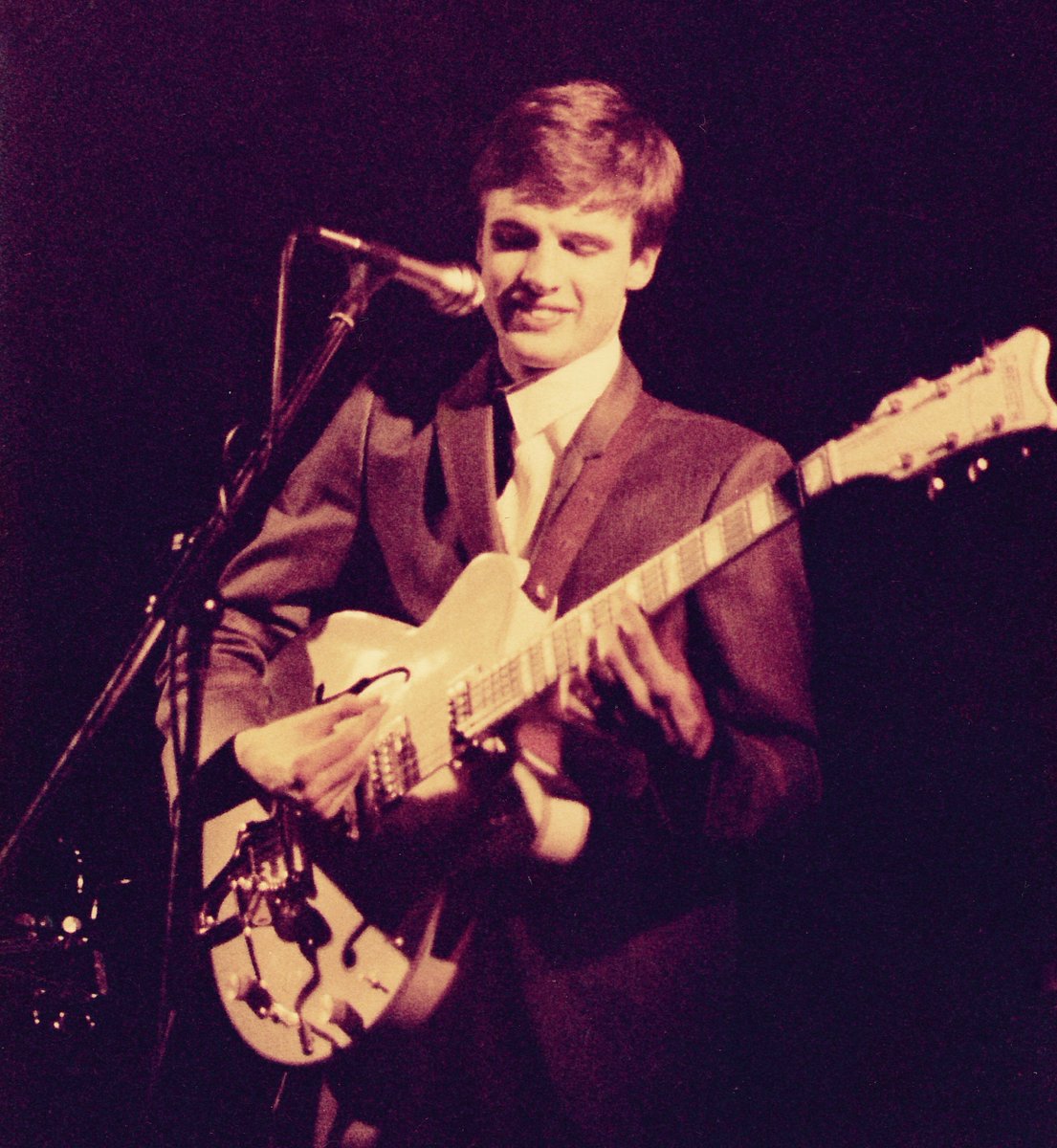 SATURDAY’S SCOTTISH SONG : #202 : MALCOLM ROSS – THE NEW VINYL VILLAIN