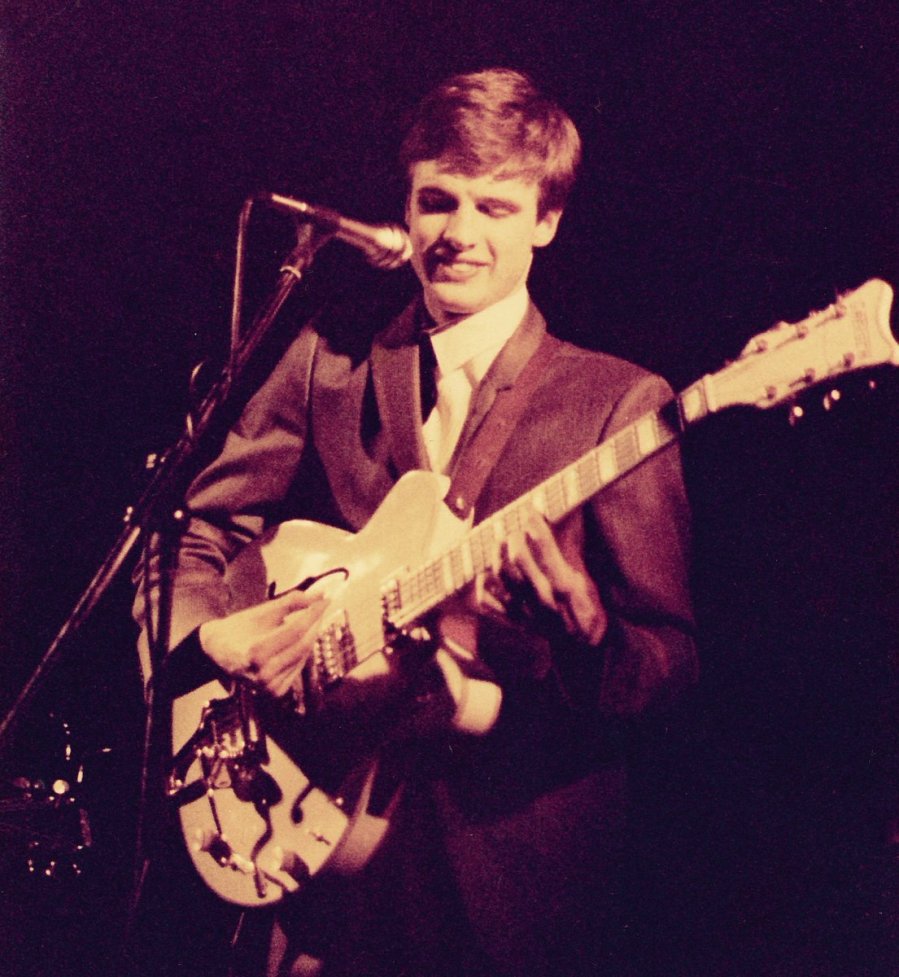 SATURDAY’S SCOTTISH SONG : #202 : MALCOLM ROSS – THE NEW VINYL VILLAIN